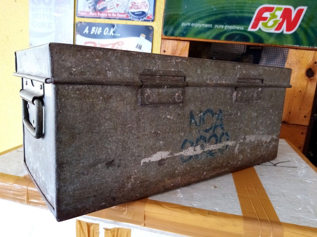 box besi vintage, Hobbies & Toys, Collectibles & Memorabilia, Vintage ...
