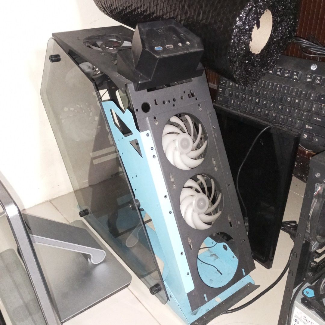 Casing Case PC Gaming Robot Transformer Cougar look a like, Elektronik ...