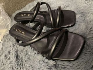 CLN Sandals, Women's Fashion, Footwear, Flats & Sandals on Carousell