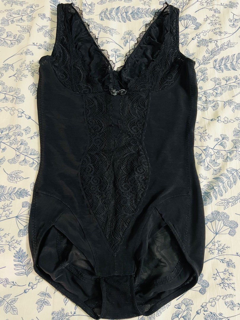 Corset overall bodysuit shaper slim, Women's Fashion, New Undergarments ...