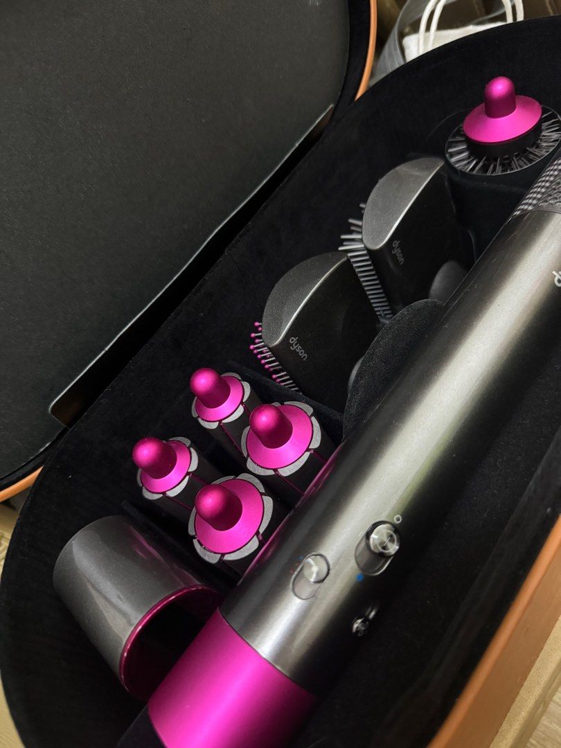 Dyson Airwrap, Announcements on Carousell