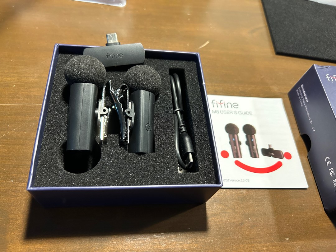 Fifine M8 Wireless Lav lapel microphone, Audio, Microphones on Carousell