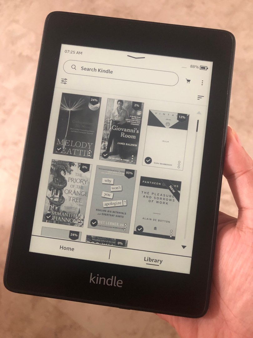 Kindle Paperwhite 10th Dark mode ereader normal mulus, Telepon Seluler ...