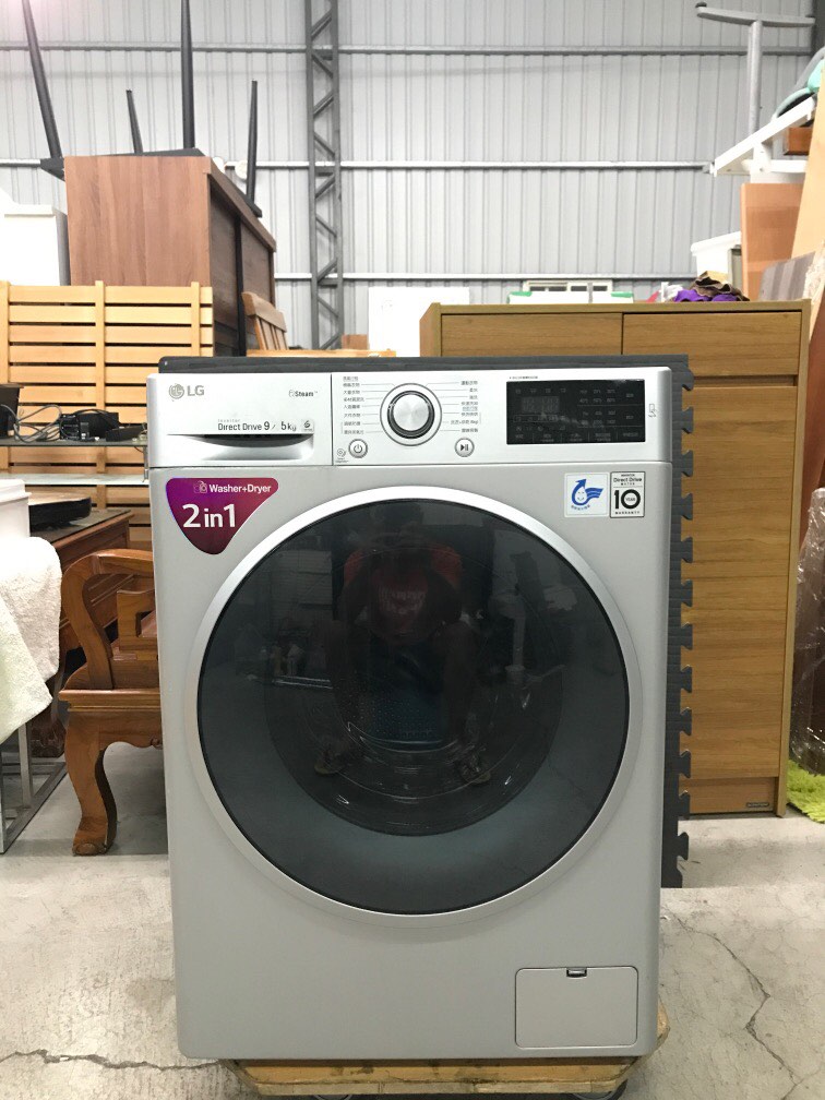 LG 樂金 洗衣9公斤 烘衣5公斤 6Motion 直驅變頻 蒸氣滾筒洗衣機 WD-S90TCS, 電視及其他電器 , 洗衣機及乾衣機在旋轉拍賣