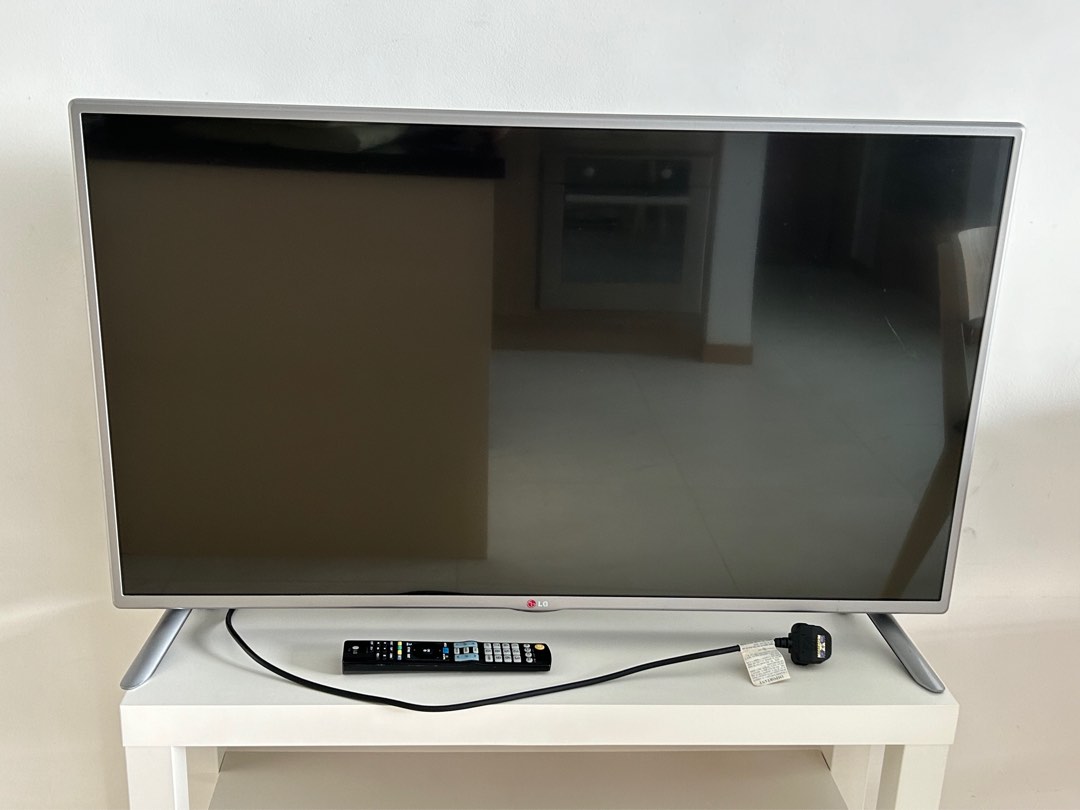 LG Full HD smart TV - 42inch, TV & Home Appliances, TV & Entertainment, TV on Carousell