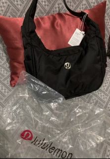Lululemon shoulder bag, Women's Fashion, Bags & Wallets, Shoulder Bags ...