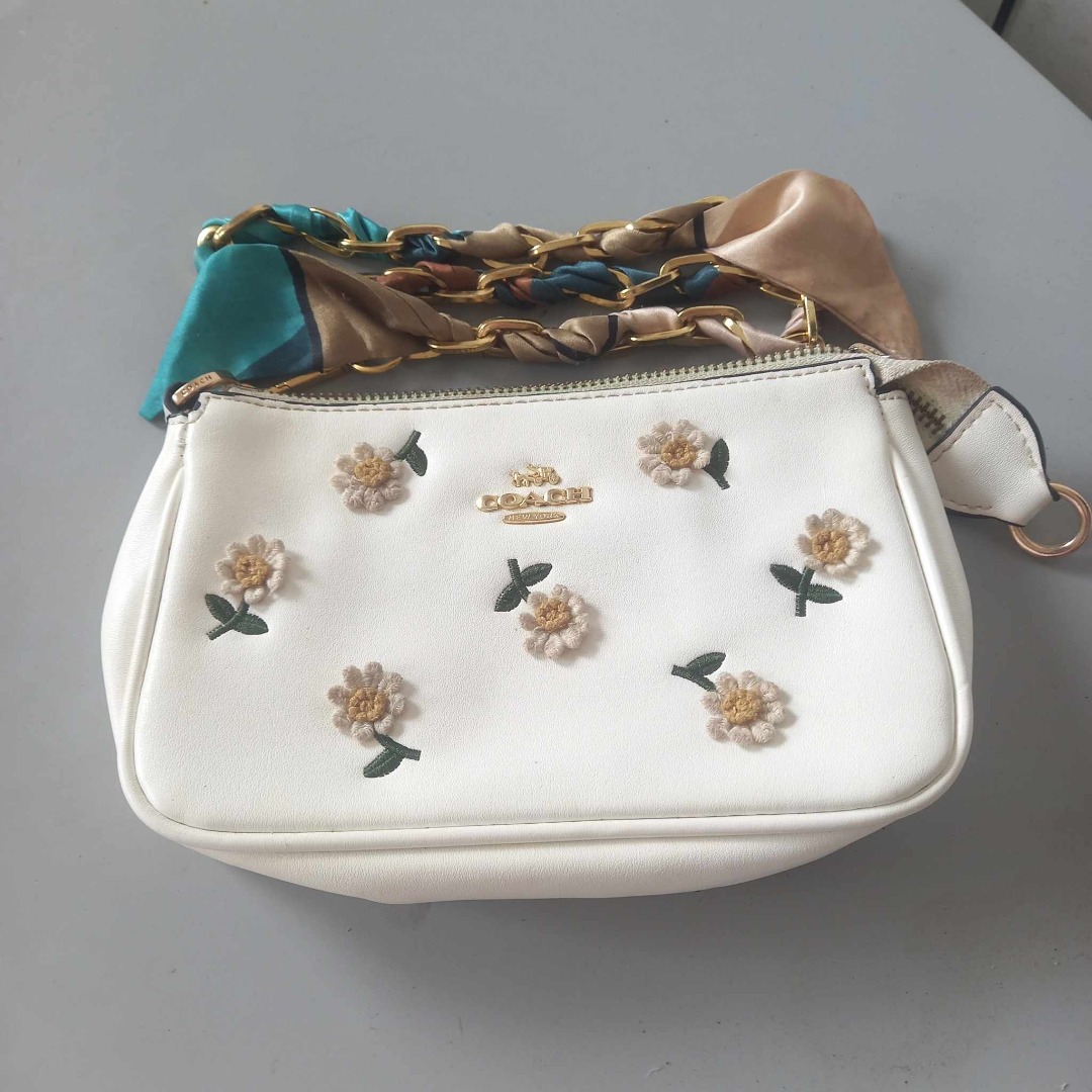Mini Coach Detachable Shoulder Bag Daisy Made in Vietname Cream White ...