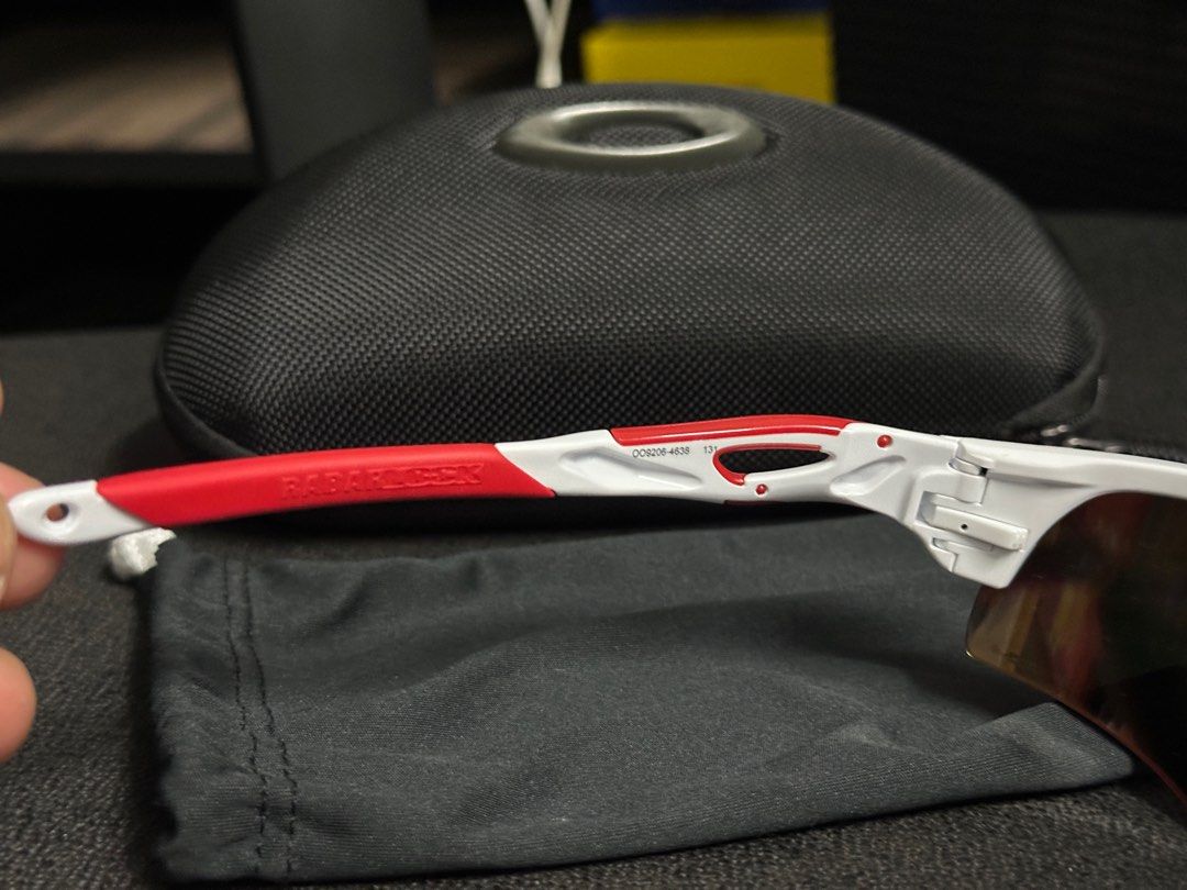 Oakley Radarlock, Men's Fashion, Watches & Accessories, Sunglasses ...