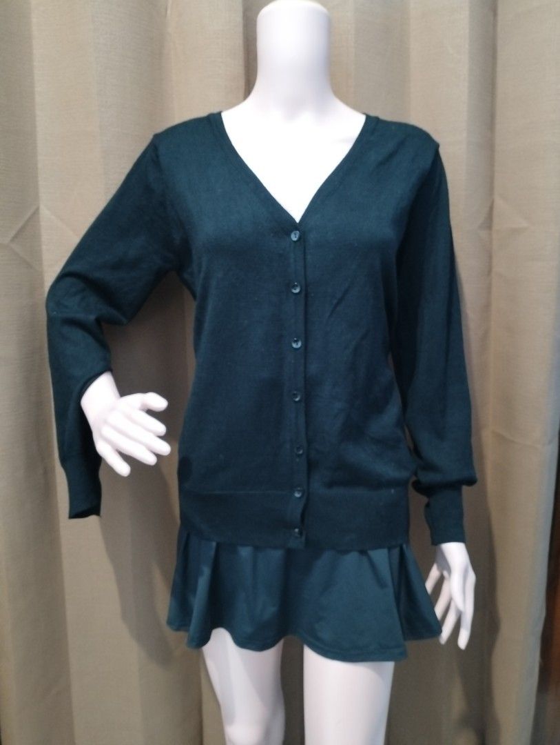 Paket usaha beli 3 baju, Fesyen Wanita, Pakaian Wanita, Atasan di Carousell