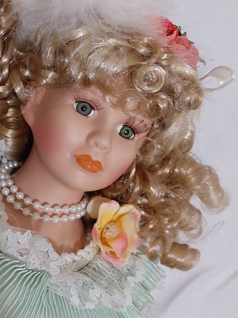 porcelain doll 60 cm gaun sifon putih lis hijau tosca BARU ADA BOX ...