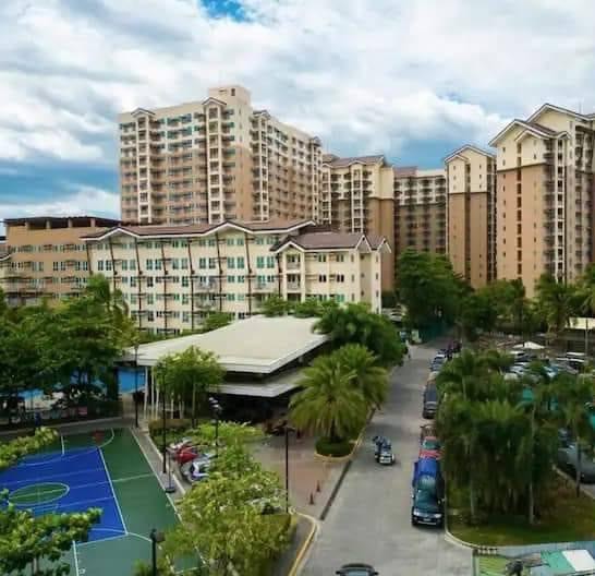 Rochester Pasig San Joaquin Condo 1-2Br Lipat Agad Rent to own and ...