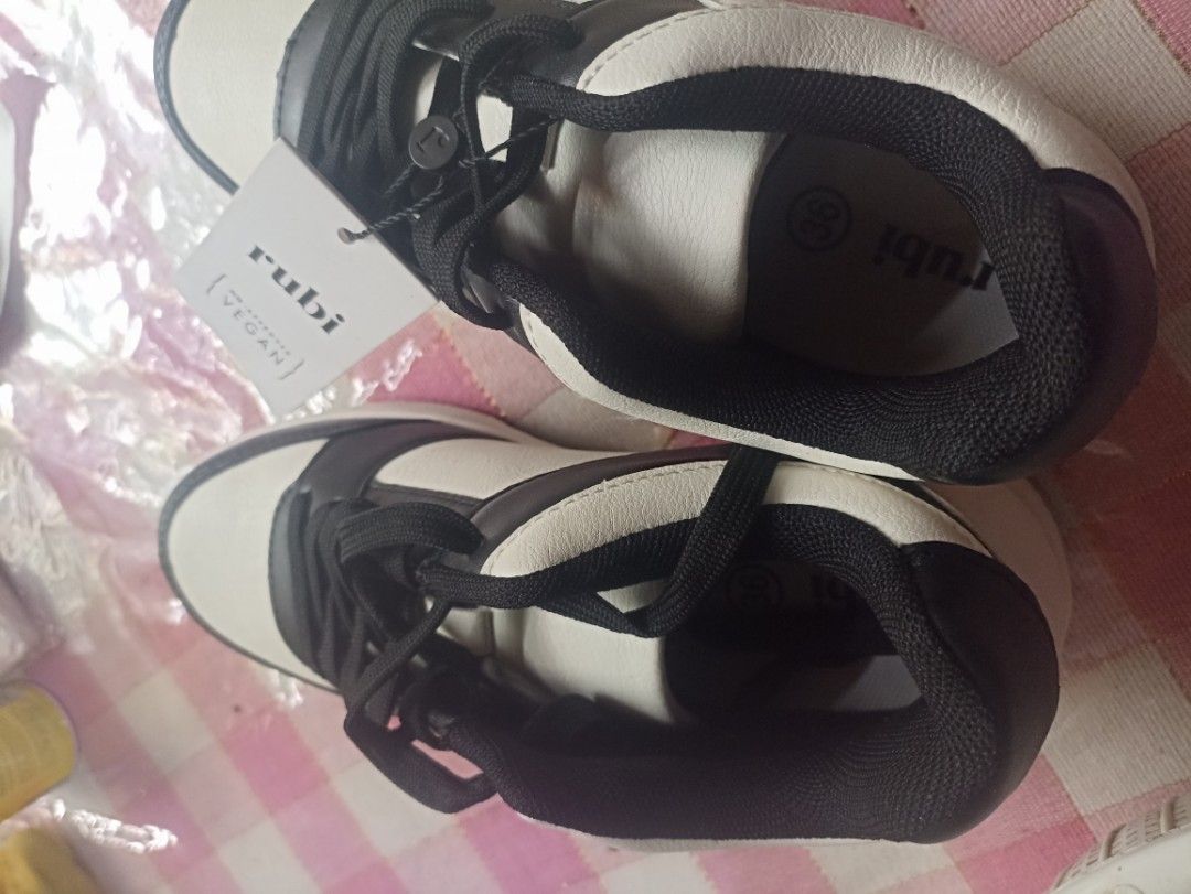 Rubi Shoes, Bayi & Anak, Lainnya di Carousell
