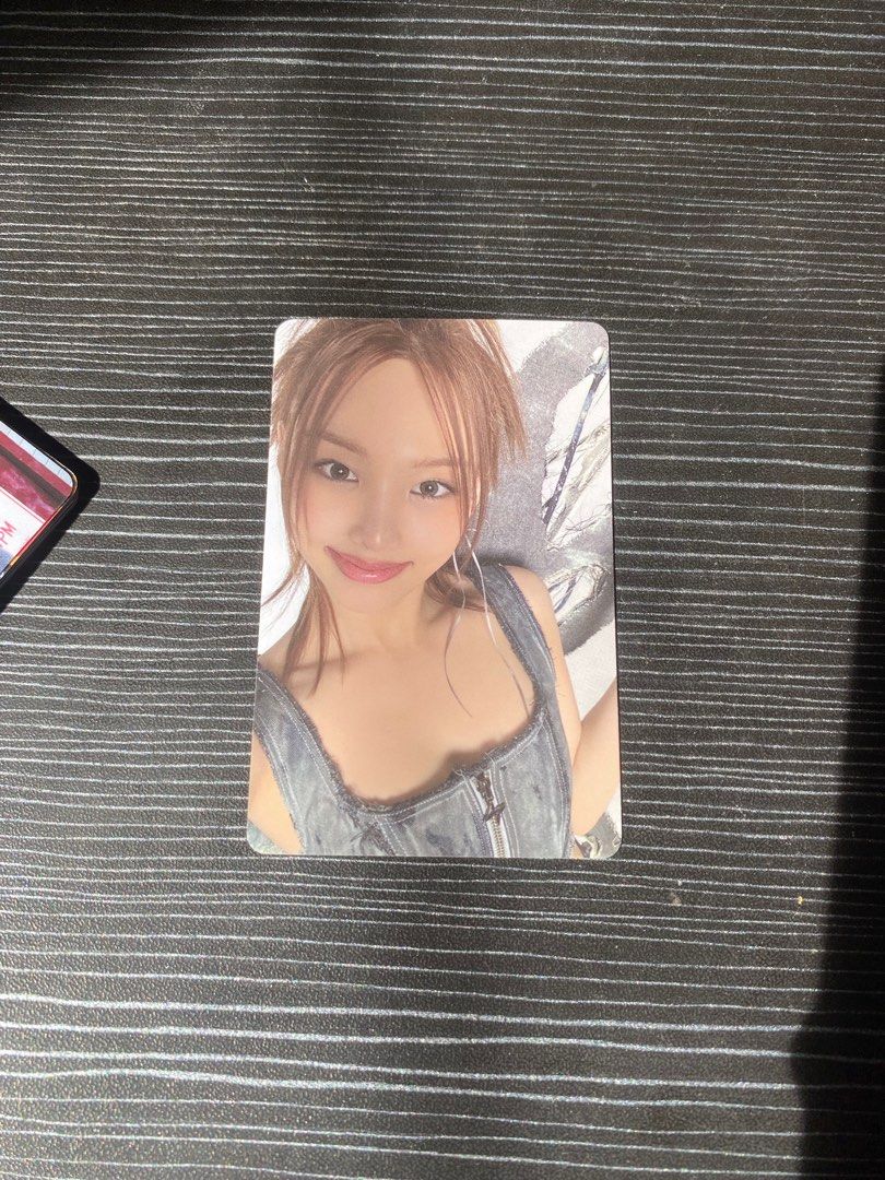 Twice Nayeon "NA" Nemo ver. Photocard, Hobbies & Toys, Memorabilia ...