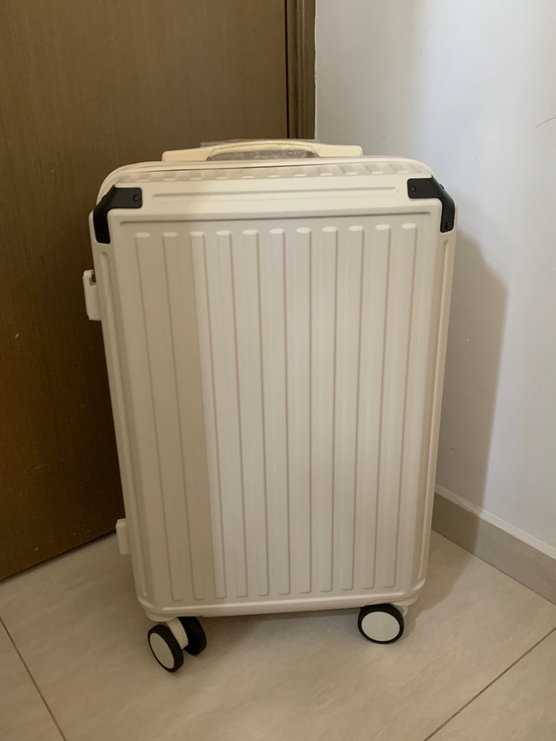 全新22‘’吋優質行李箱 高鐵行李箱 hand carry 行李箱 登機手提箱 check in luggage 拉鍊行李箱, 興趣及遊戲 ...