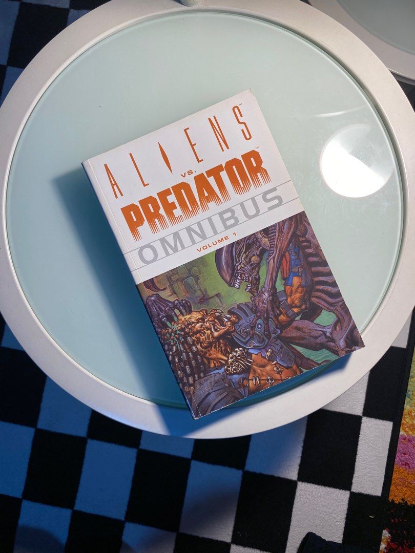 Aliens vs Predator Omnibus Volume 1, Hobbies & Toys, Books & Magazines, Comics & Manga on Carousell