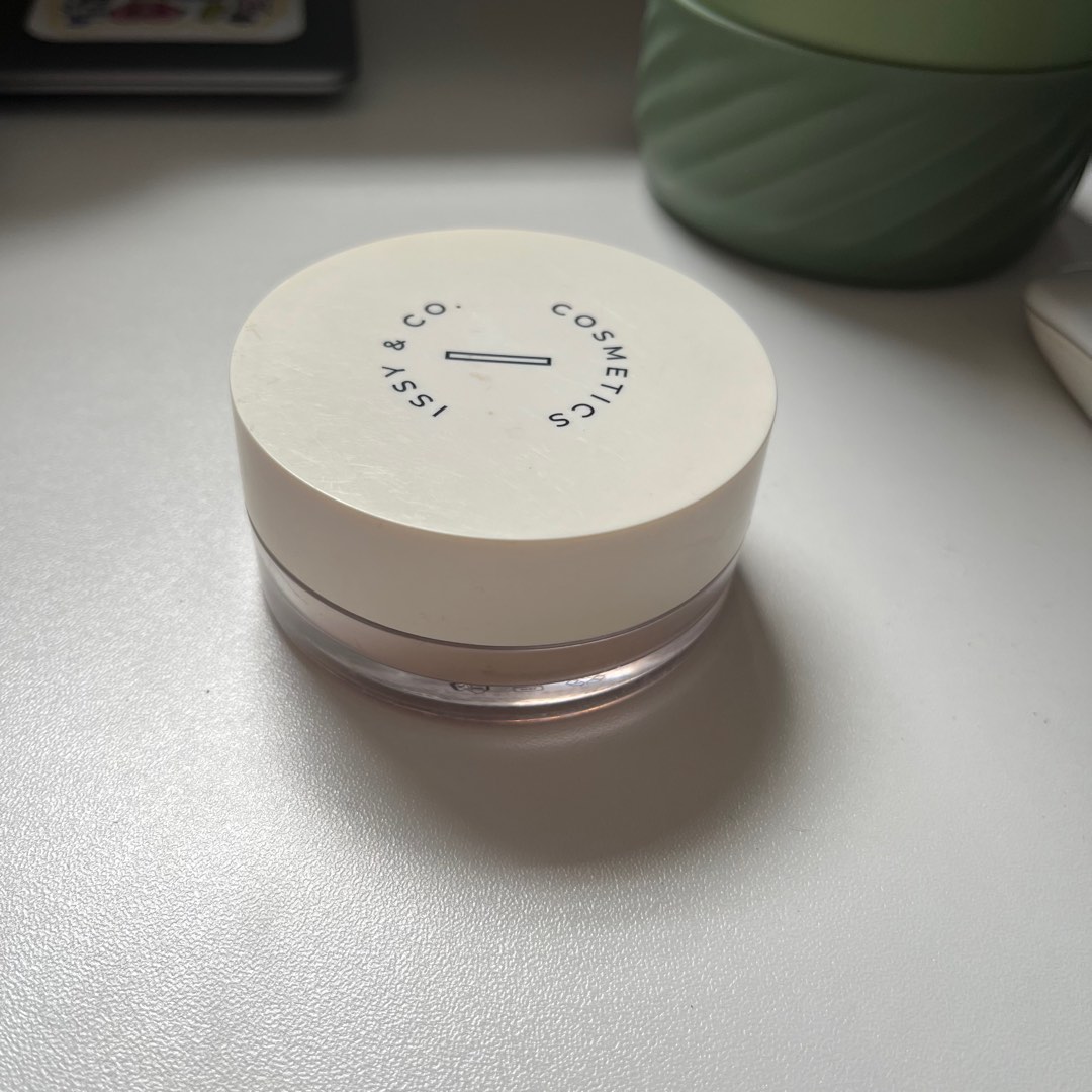 Issy and co. Weightless Loose Setting Powder Translucent Old Variant ...