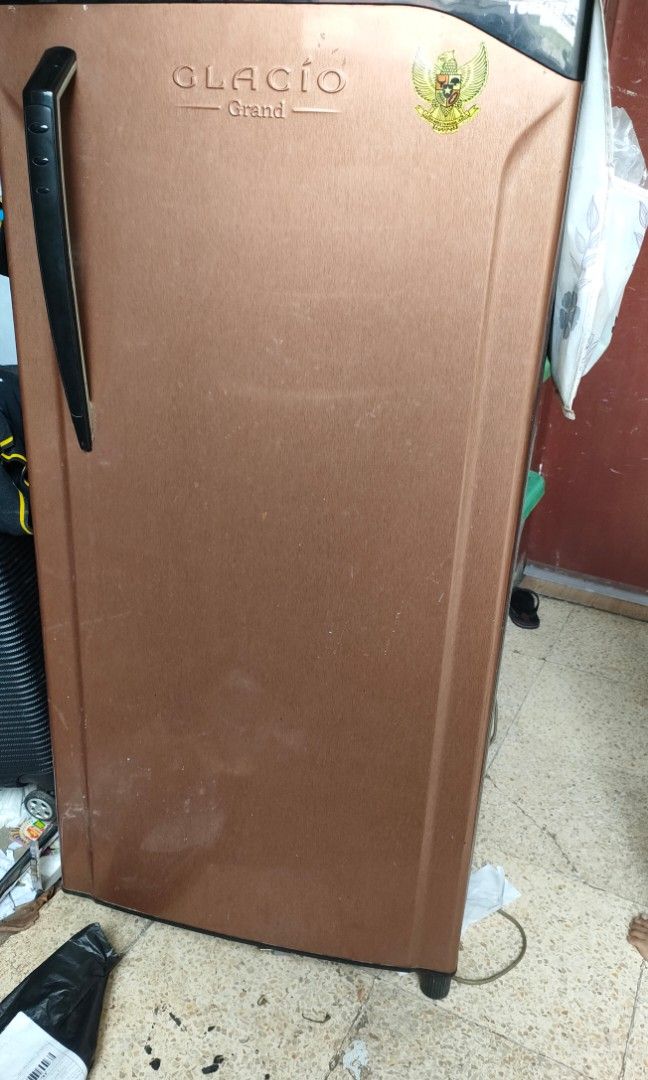 KULKAS TOSHIBA GLACIO 1 PINTU, Elektronik, Lainnya di Carousell