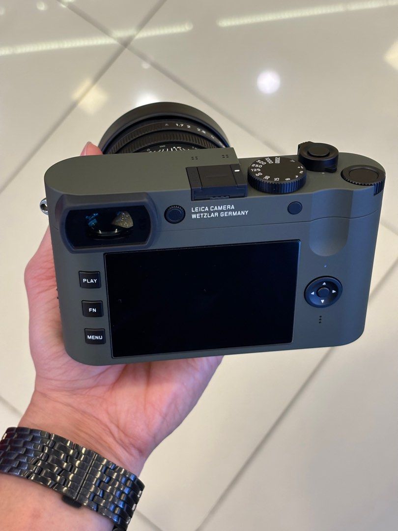 LEICA Q2 REPORTER, Photography, Cameras on Carousell