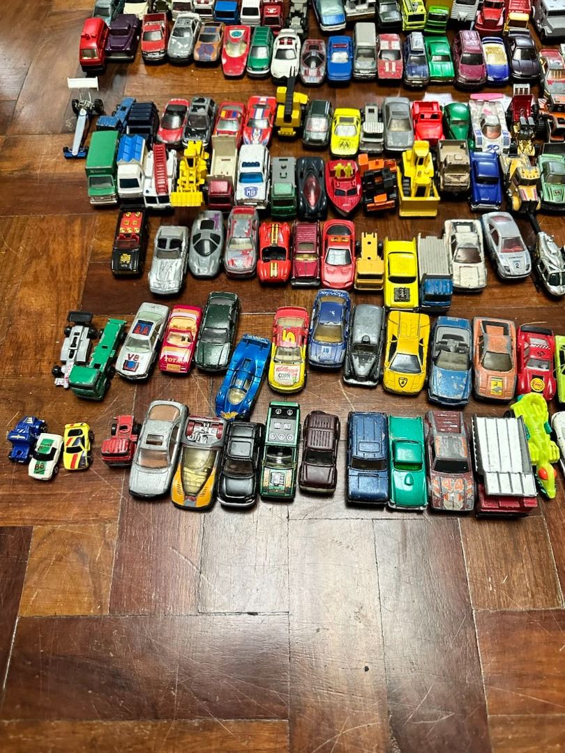 LOT Sale Vintage Diecast Car Collection 1995-2005 180+ Cars Hot Wheels ...