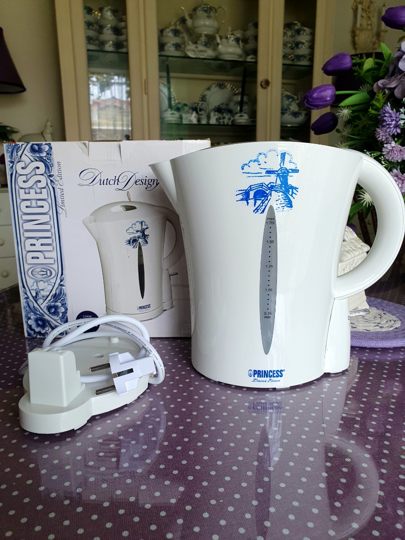 PRINCESS 1.7 L electric kettle, TV & Home Appliances, Kitchen ...