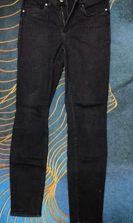 Seluar Jeans Hitam, Women's Fashion, Bottoms, Jeans & Leggings on Carousell