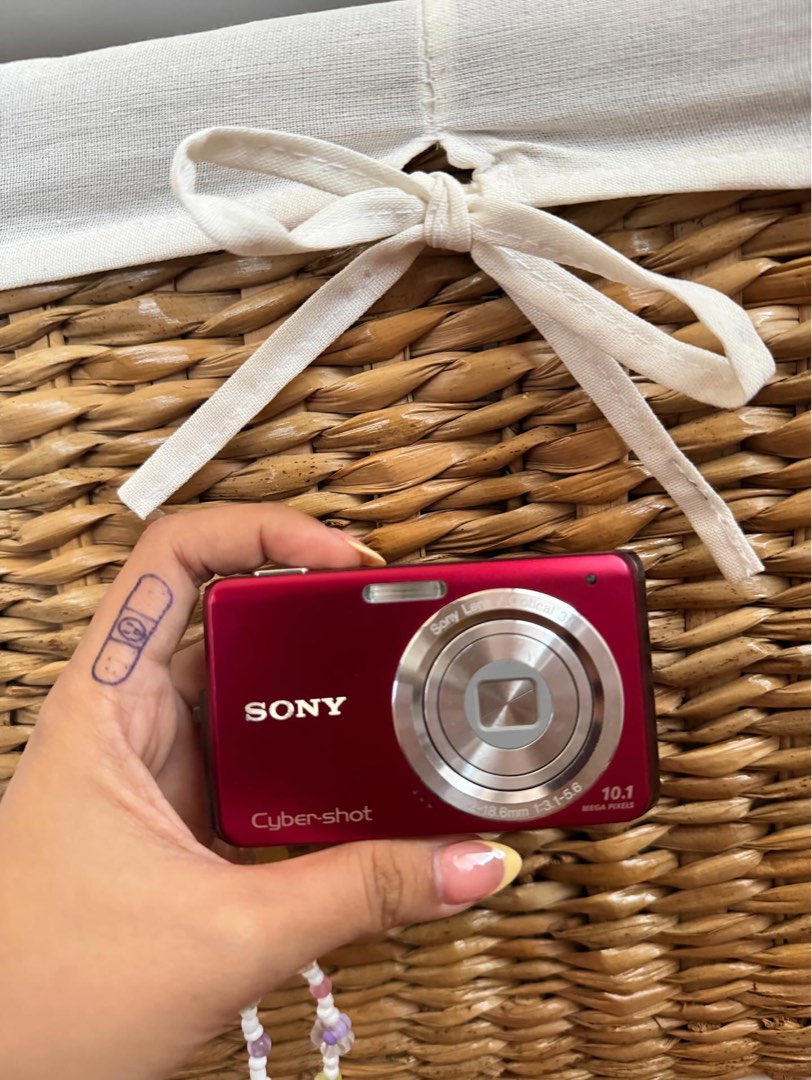Sony Cybershot Dsc W180, Photography, Cameras on Carousell