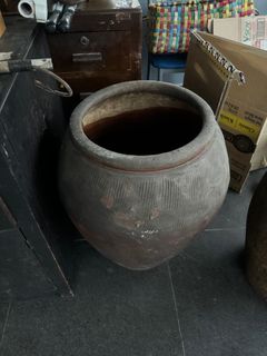 Tempayan mulut besar puaka, Hobbies & Toys, Collectibles & Memorabilia ...