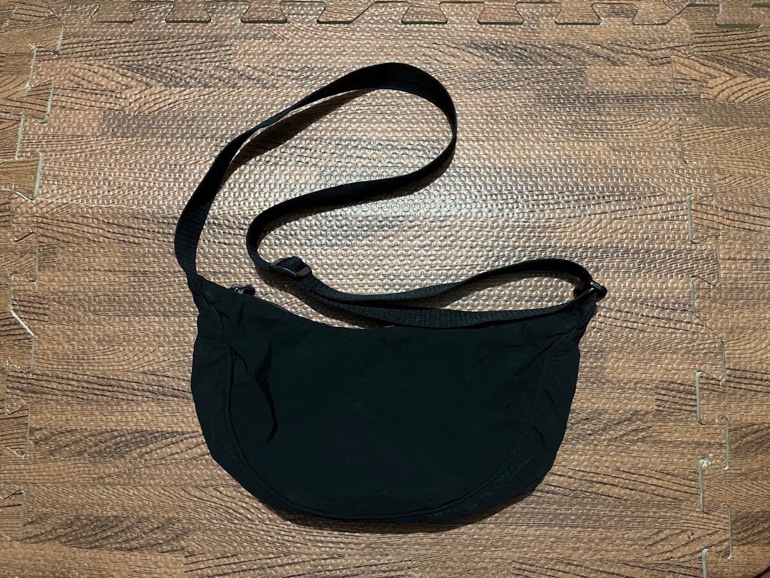 UniQlo cross-body bag, Women's Fashion, Bags & Wallets, Cross-body Bags ...