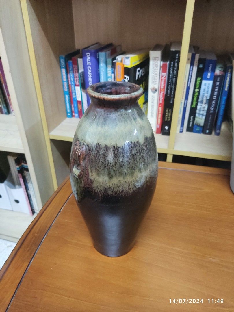 Vintage Aw Pottery Studio Vase, Hobbies & Toys, Collectibles ...