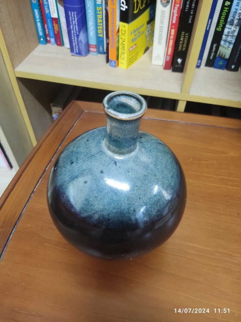 Vintage Aw Pottery Studio Vase, Hobbies & Toys, Collectibles ...