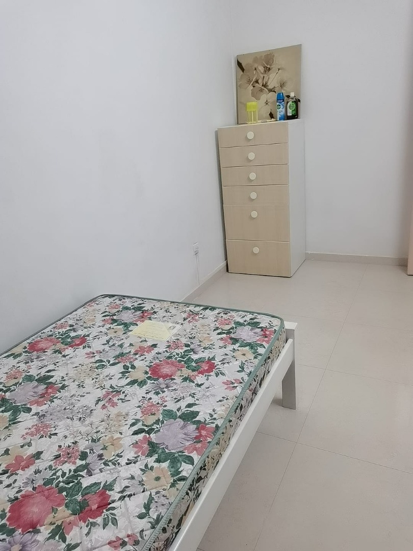 Wing Fong Court common room for rent, Move in 1 Aug 2024, fit for 1 pax ...