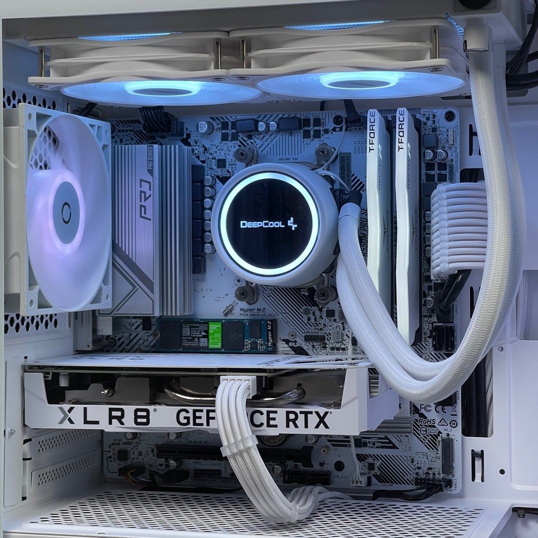 # PCU LEGACY / AMD RYZEN 5 / PNY RTX 4060 OC XLR8 WHITE 8GB / FULL ...