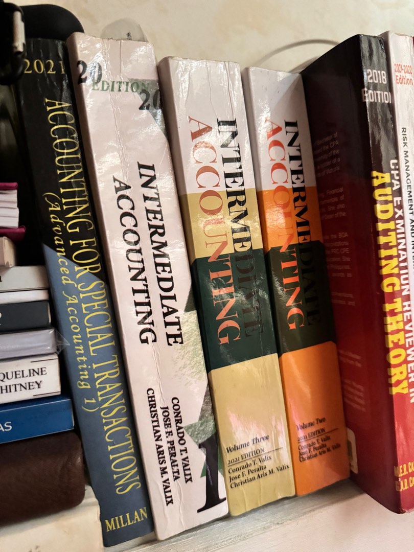 ACCOUNTING BOOKS, Hobbies & Toys, Books & Magazines, Textbooks on Carousell