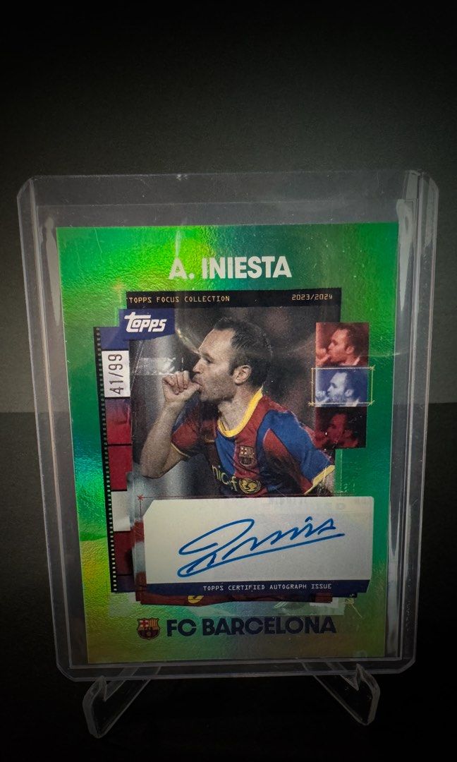 Andres Iniesta Green Refractor Autograph Card #/99 - Topps Focus ...