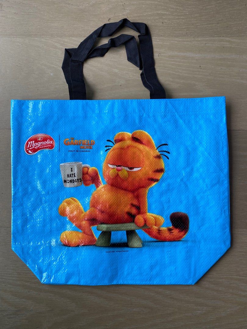 Garfield tote bag blue limited edition , Women's Fashion, Bags ...