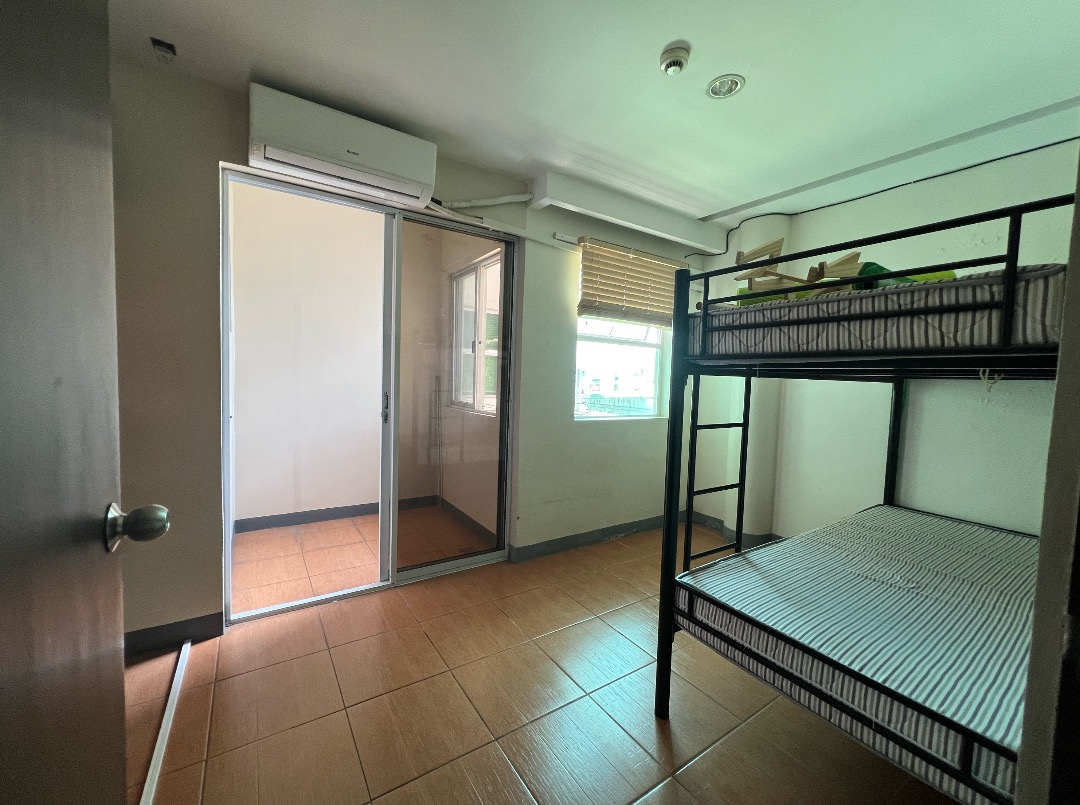 Mandaue Double Deck Bed with 6in Bed Foam, Furniture & Home Living ...