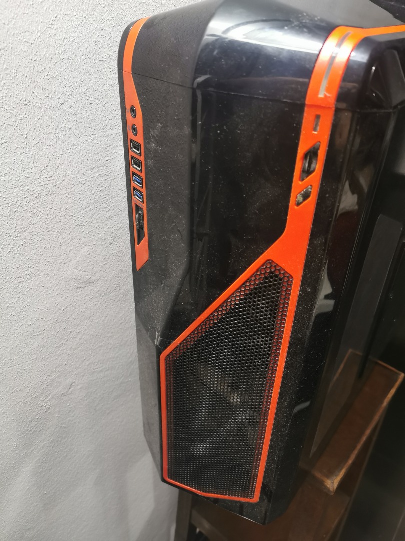 Nzxt phantom big tower, Computers & Tech, Parts & Accessories, Computer ...
