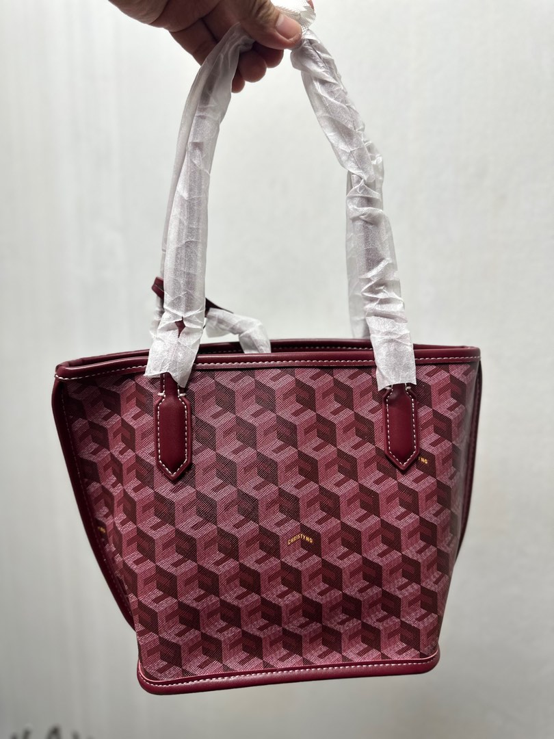 Russo mini tote, Women's Fashion, Bags & Wallets, Tote Bags on Carousell