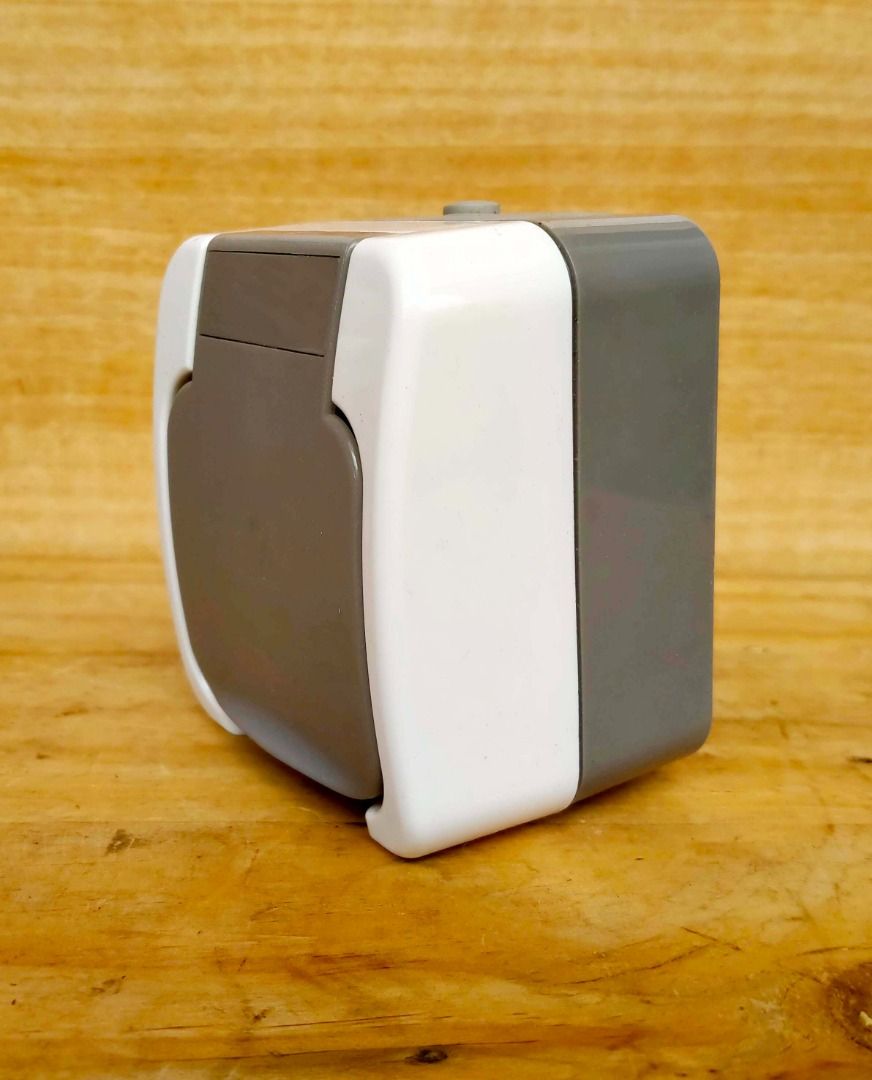 Stop Kontak Broco Atlantic 2151 Single Outbow Heavy Duty Socket Outlet ...