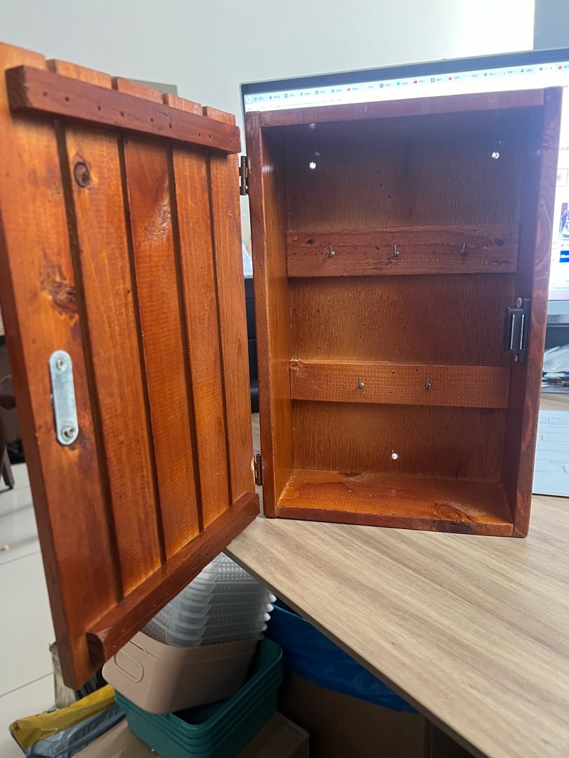 Tempat Letak kunci custom kayu pallet, Furniture & Home Living, Home ...