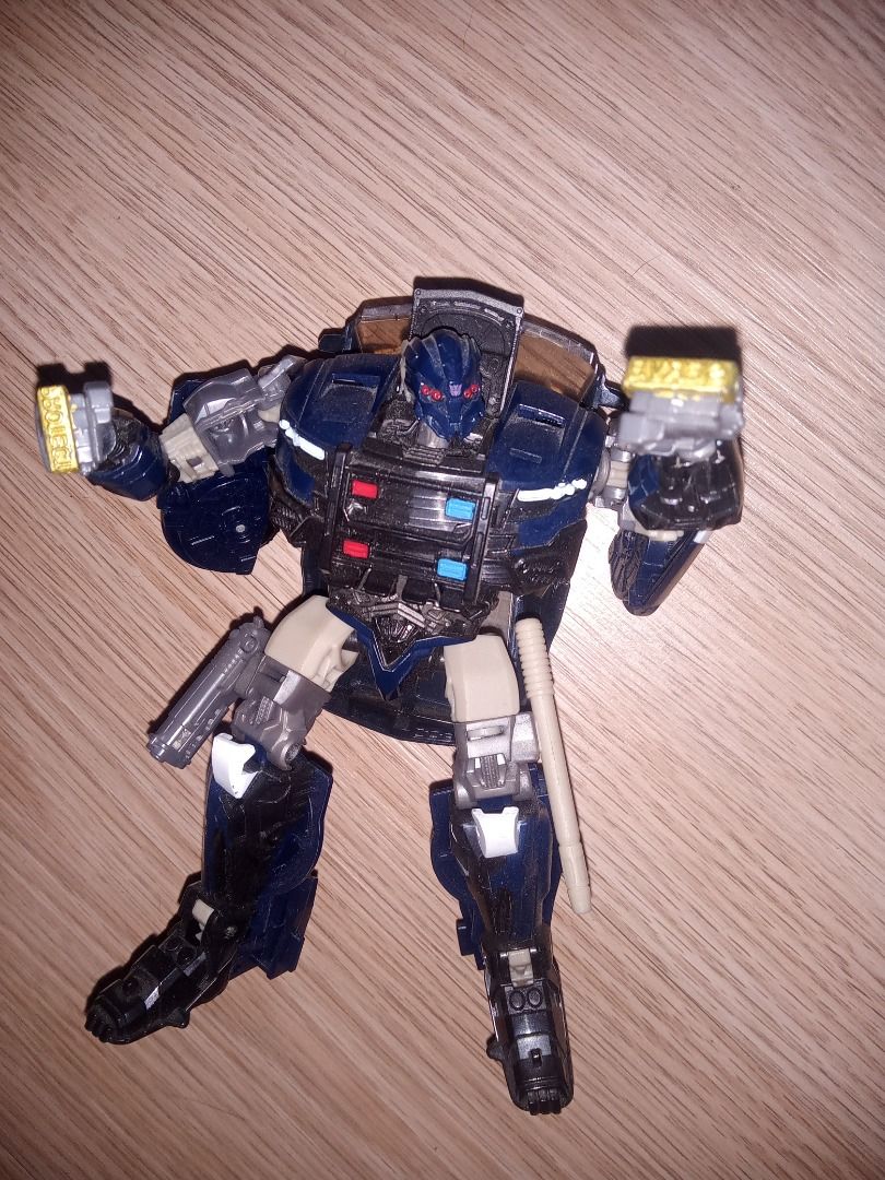 Transformers TLK Deluxe Class: Barricade (RARE), Hobbies & Toys, Toys ...