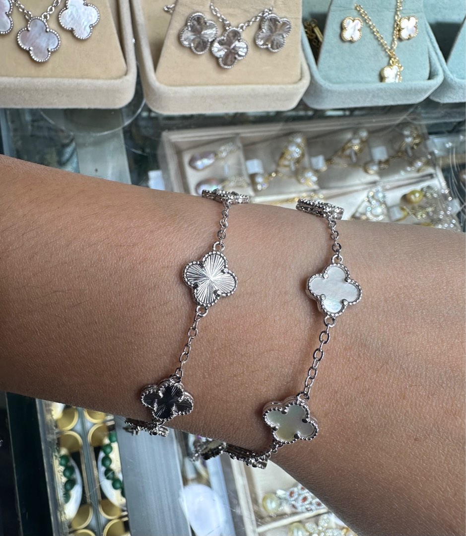 VCA Bracelet Silver in small, Women's Fashion, Jewelry & Organizers ...