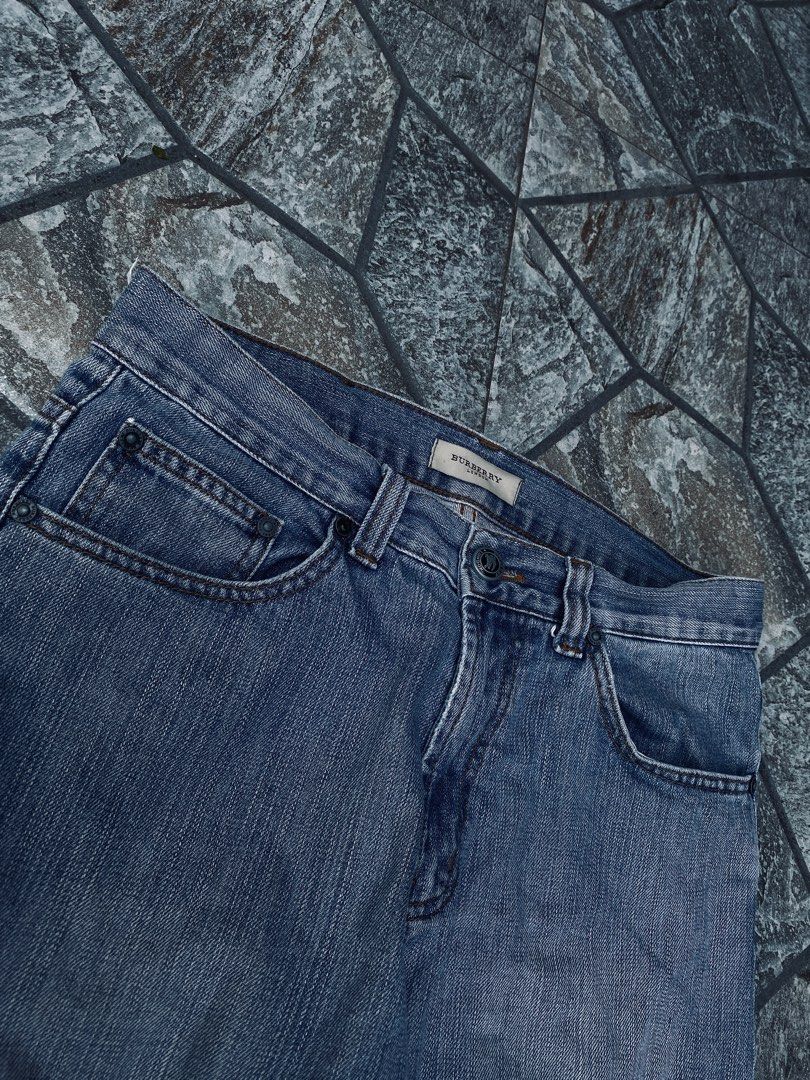 VINTAGE BURBERY JORTS, Men's Fashion, Bottoms, Shorts on Carousell