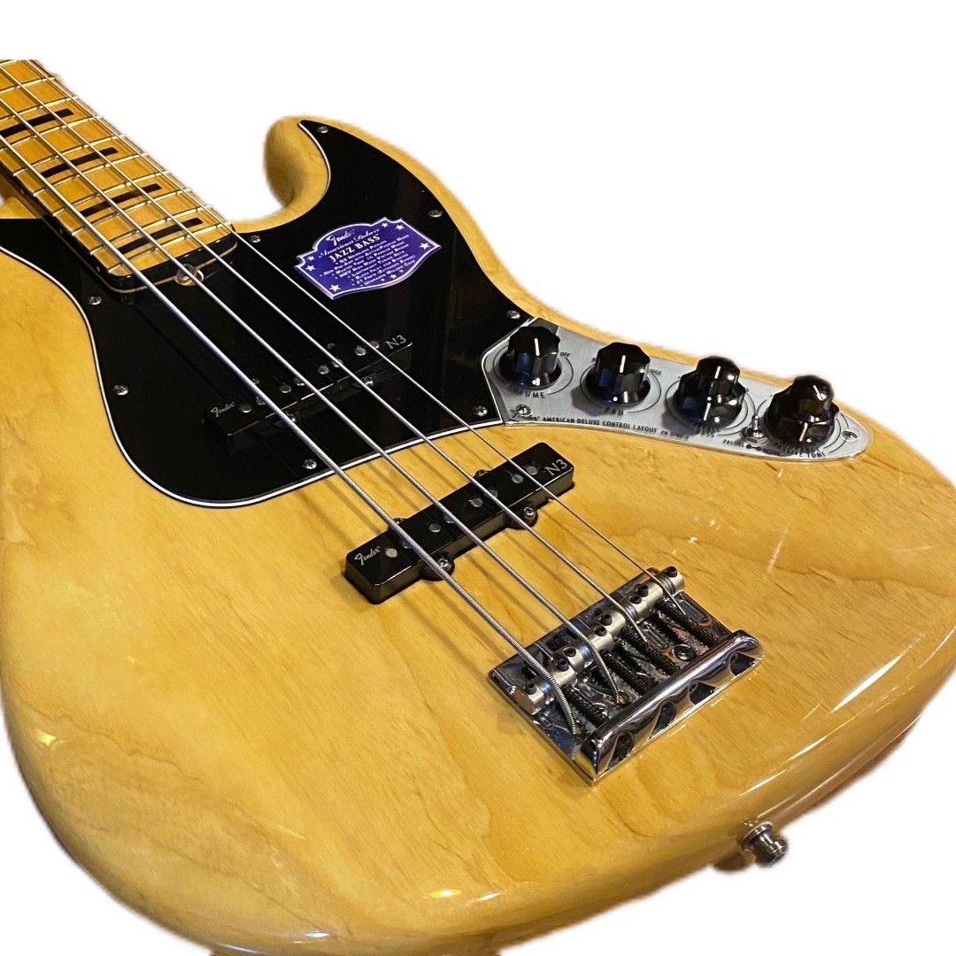American Deluxe Jazz Bass 2003, Hobbies & Toys, Music & Media, Musical ...