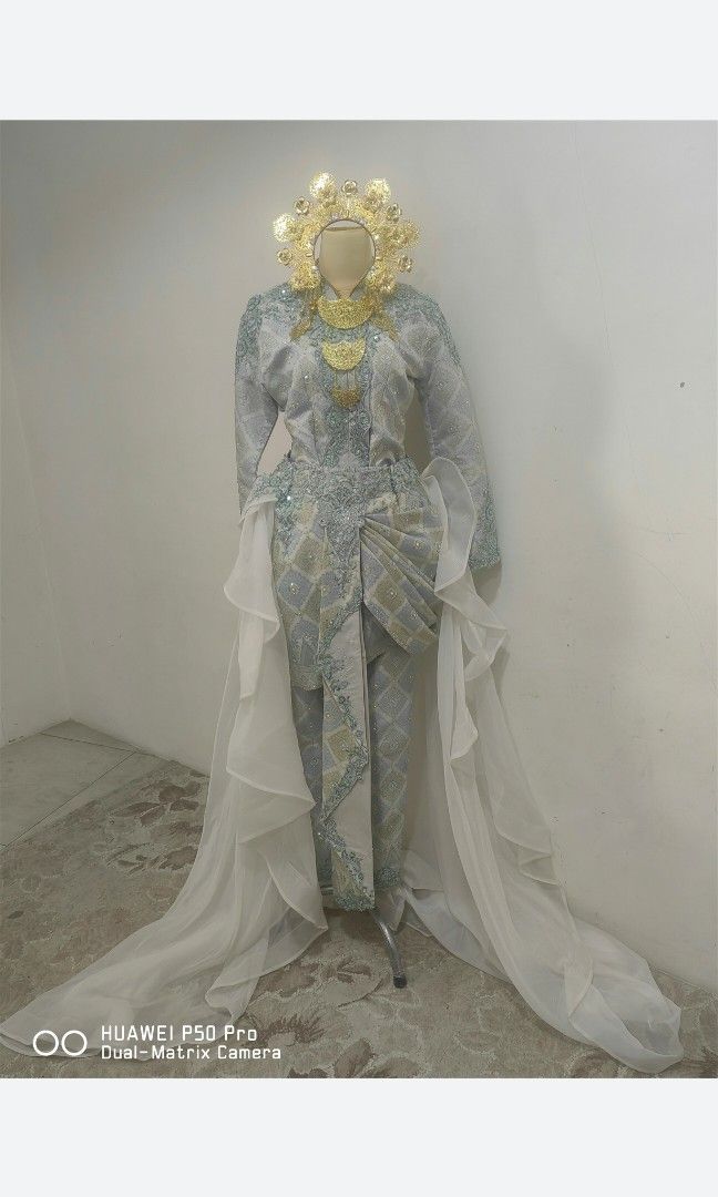 baju sewa puteri perak, Women's Fashion, Dresses & Sets, Traditional ...