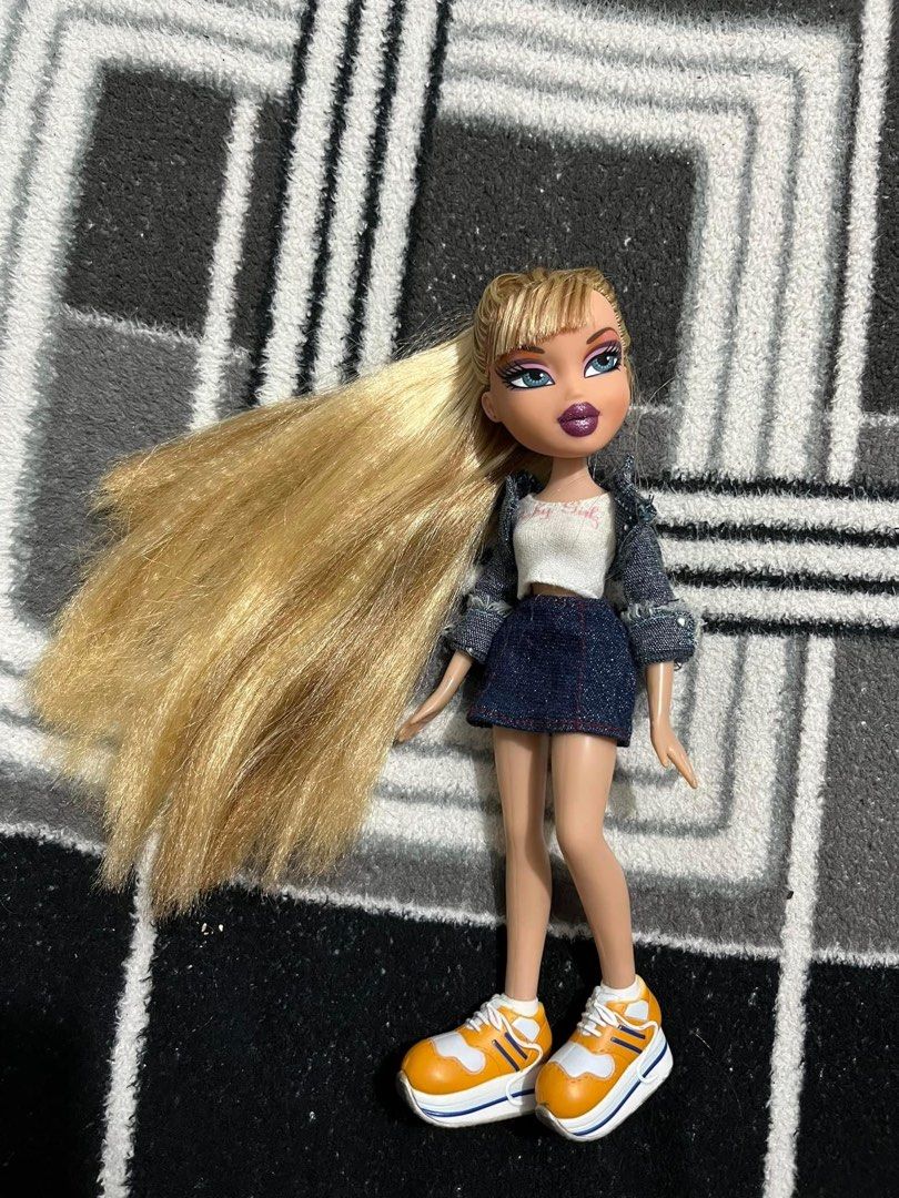 Bratz Flashback fever Cloe, Hobbies & Toys, Toys & Games on Carousell