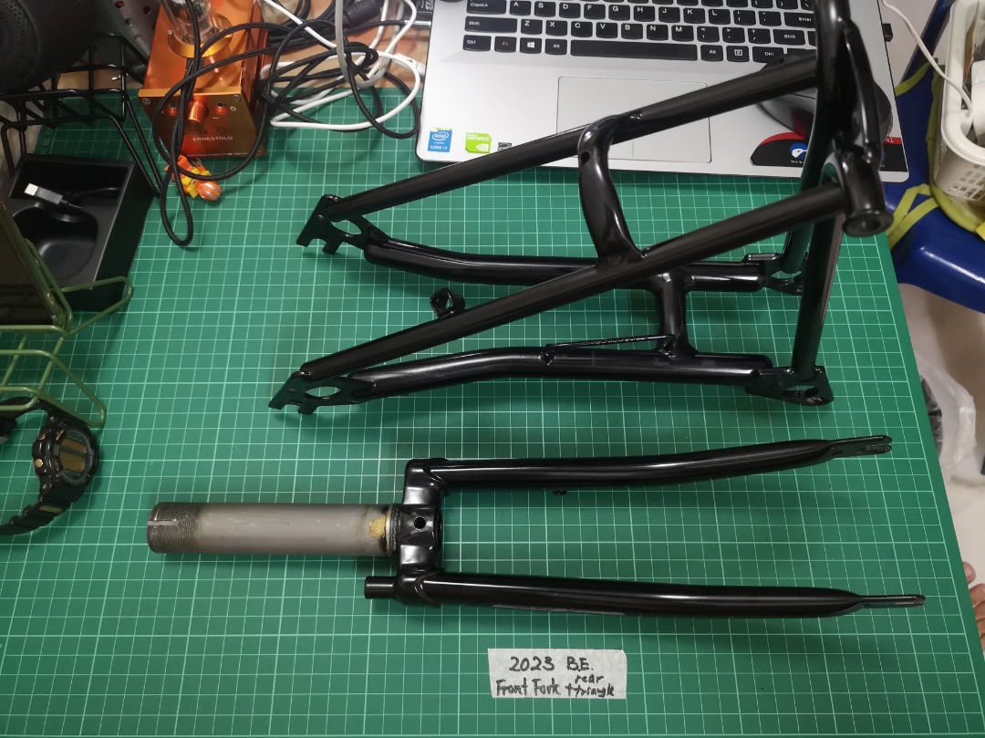 Black edition Brompton front fork and rear triangle frame taken off ...