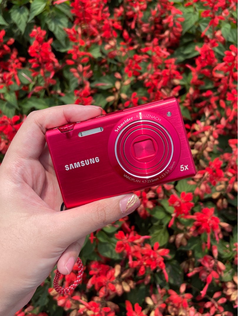 Digital Camera Samsung MV800 - with FLIP SCREEN Digi Cam, Photography ...