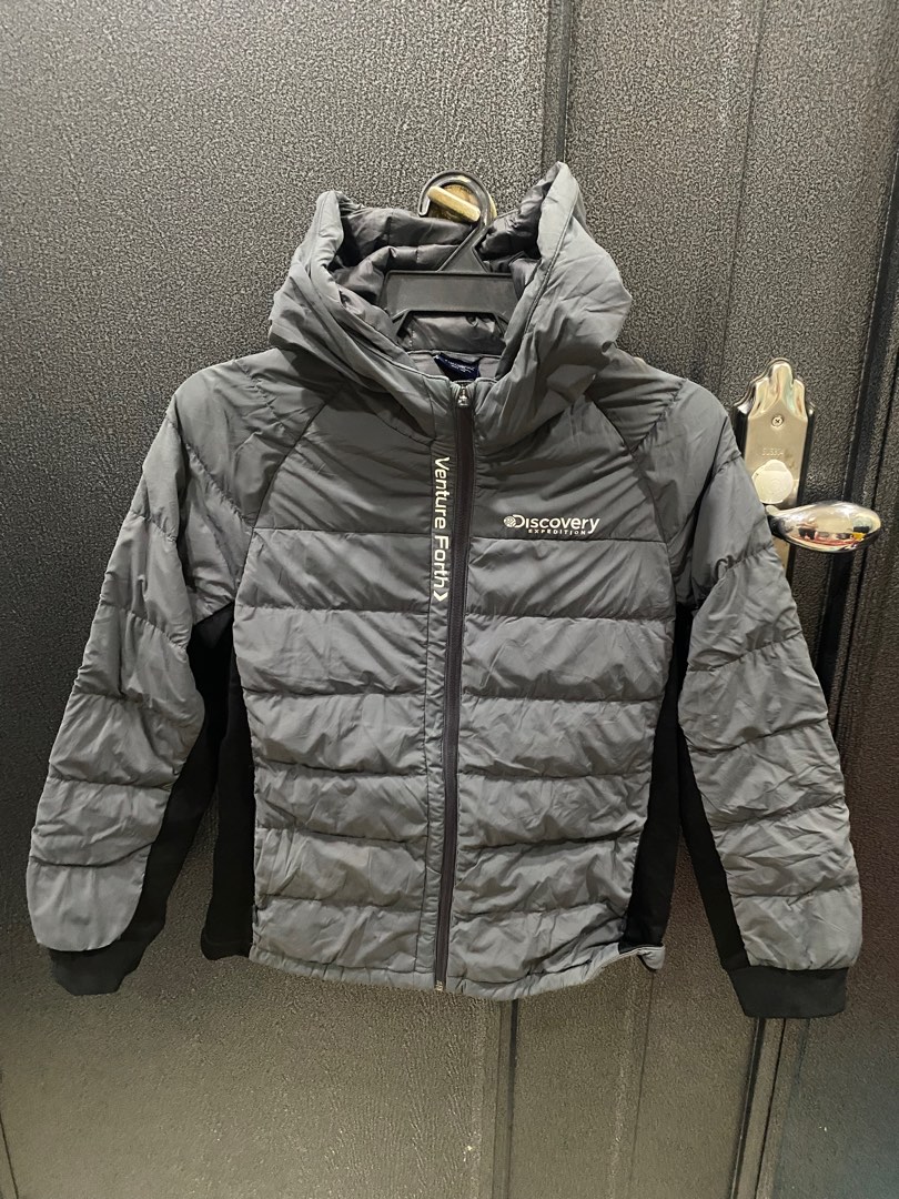 Discovery Puffer Jacket, Women's Fashion, Activewear on Carousell