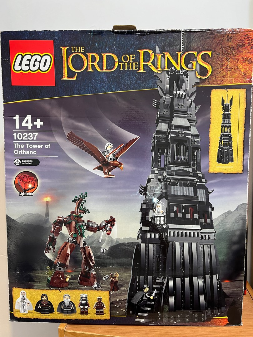 LEGO 樂高 10237 魔戒 The Tower of Orthanc 盒損, 書籍、休閒與玩具, 玩具、公仔、桌遊在旋轉拍賣